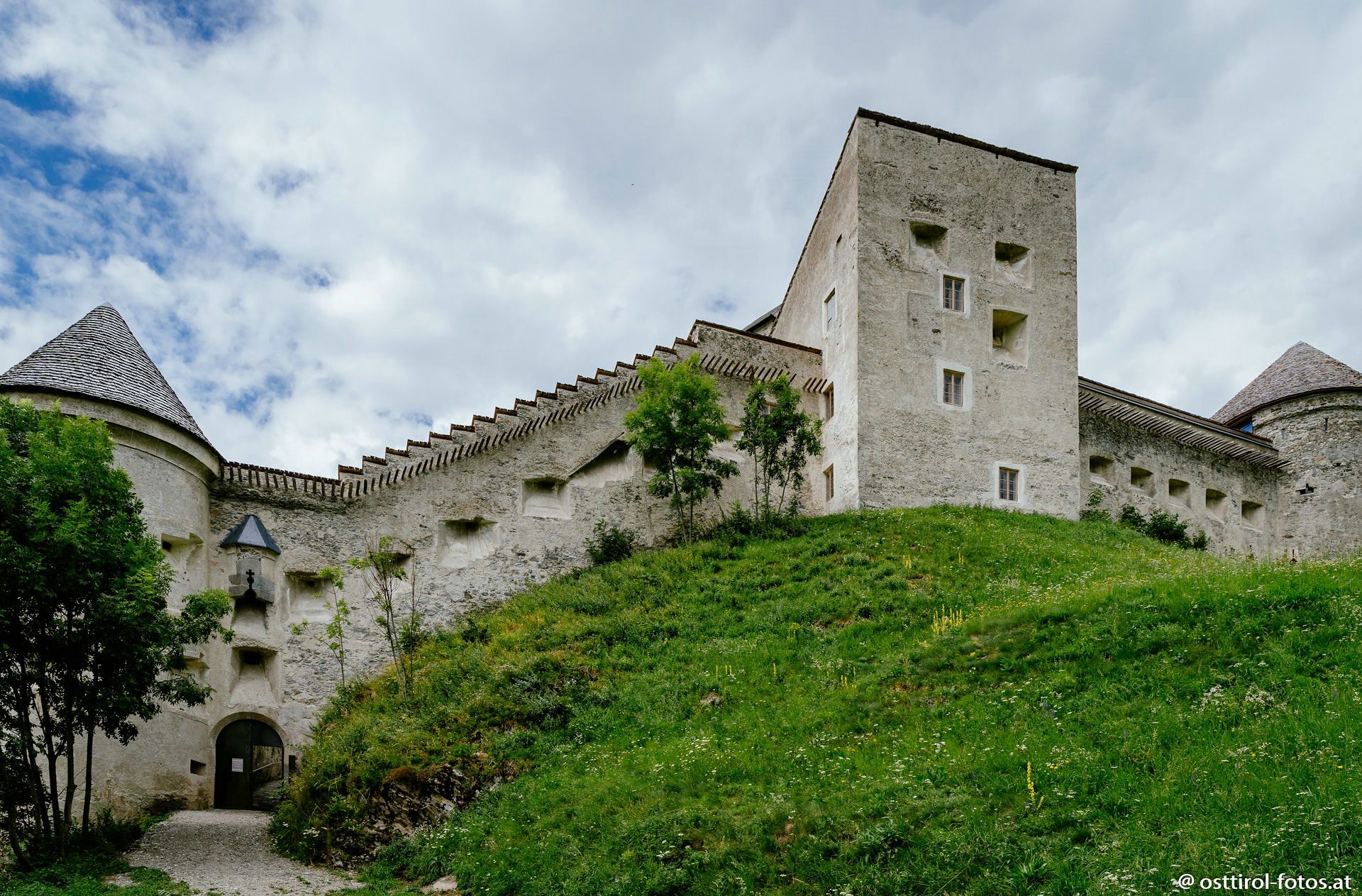Burg Heinfels die Königin des Pustertals ️ osttirol-fotos.at